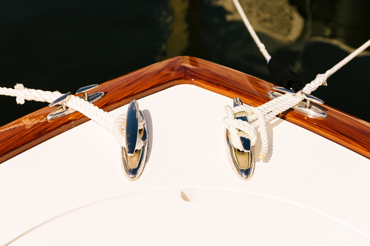 6" SKENE CHOCK, RIGHT | Premium Marine & Boating Hardware